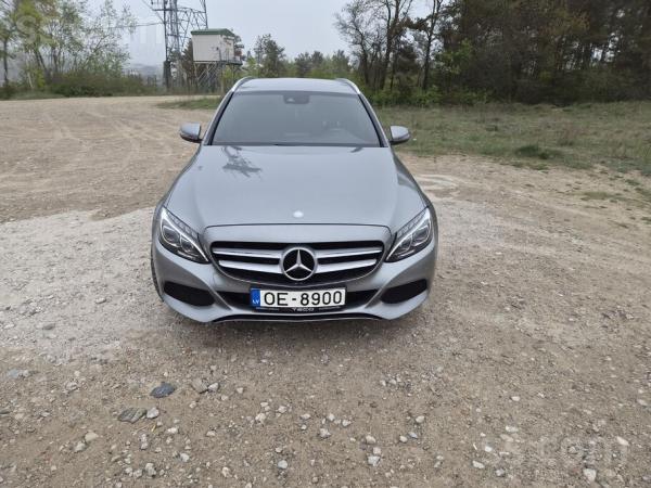 Grey Mercedes-Benz C 350 2015 in Liepaja, with an engine capacity of 2.00 L and mileage of 233 thousand km for 12500 €, photo 4 on AUTOMOTO.COM.LV