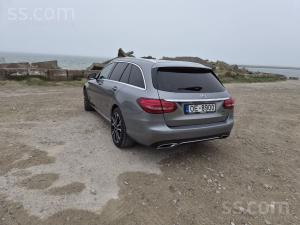 Pelēks Mercedes-Benz C 350 2015 Liepāja, ar dzinēja tilpumu 2.00 L un nobraukumu 233 tūkst. km par 12500 €, foto 9 vietnē AUTOMOTO.COM.LV
