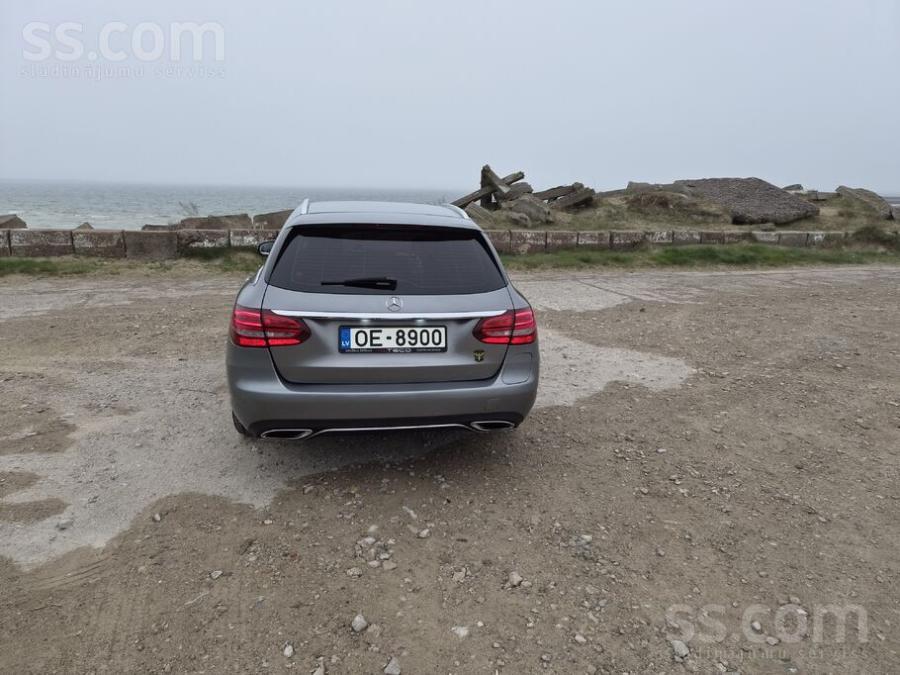 Pelēks Mercedes-Benz C 350 2015 Liepāja, ar dzinēja tilpumu 2.00 L un nobraukumu 233 tūkst. km par 12500 €, foto 10 vietnē AUTOMOTO.COM.LV