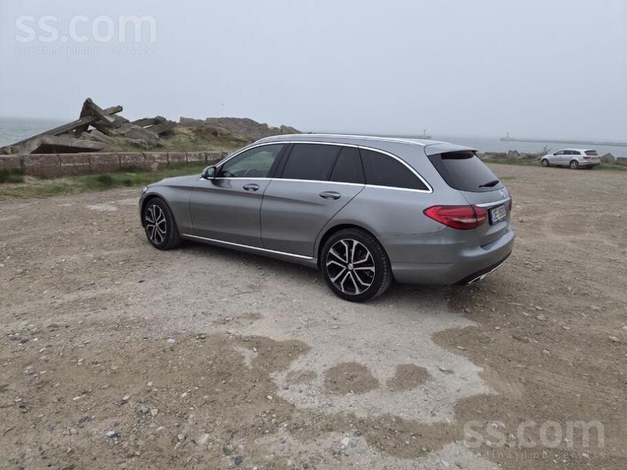 Pelēks Mercedes-Benz C 350 2015 Liepāja, ar dzinēja tilpumu 2.00 L un nobraukumu 233 tūkst. km par 12500 €, foto 16 vietnē AUTOMOTO.COM.LV