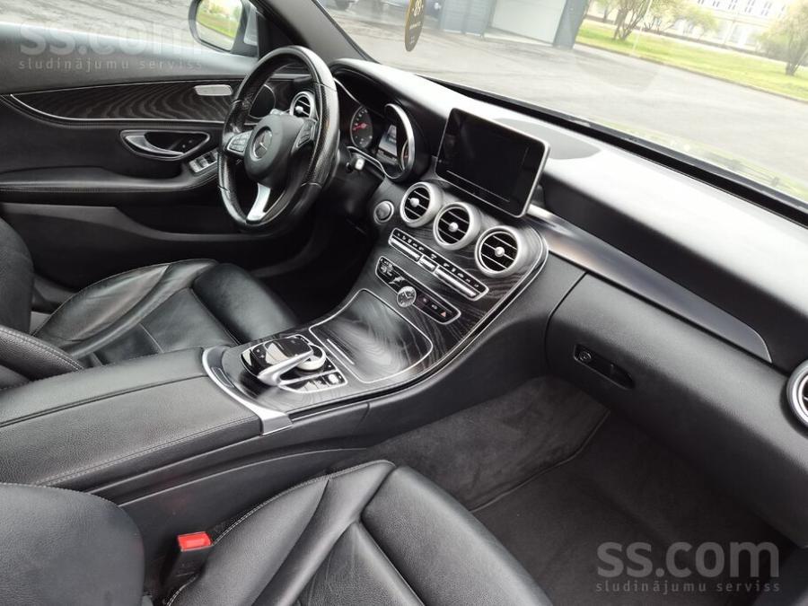 Pelēks Mercedes-Benz C 350 2015 Liepāja, ar dzinēja tilpumu 2.00 L un nobraukumu 233 tūkst. km par 12500 €, foto 18 vietnē AUTOMOTO.COM.LV