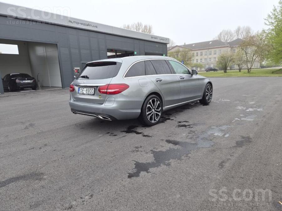 Pelēks Mercedes-Benz C 350 2015 Liepāja, ar dzinēja tilpumu 2.00 L un nobraukumu 233 tūkst. km par 12500 €, foto 19 vietnē AUTOMOTO.COM.LV