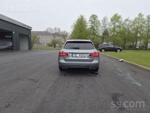 Pelēks Mercedes-Benz C 350 2015 Liepāja, ar dzinēja tilpumu 2.00 L un nobraukumu 233 tūkst. km par 12500 €, foto 20 vietnē AUTOMOTO.COM.LV