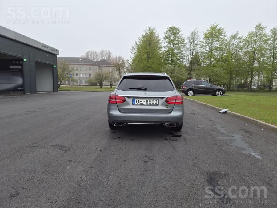 Pelēks Mercedes-Benz C 350 2015 Liepāja, ar dzinēja tilpumu 2.00 L un nobraukumu 233 tūkst. km par 12500 €, foto 20 vietnē AUTOMOTO.COM.LV