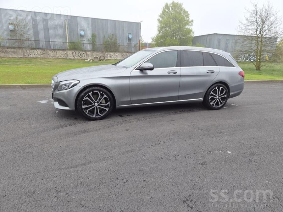 Pelēks Mercedes-Benz C 350 2015 Liepāja, ar dzinēja tilpumu 2.00 L un nobraukumu 233 tūkst. km par 12500 €, foto 22 vietnē AUTOMOTO.COM.LV