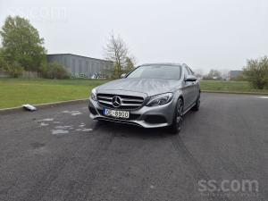 Pelēks Mercedes-Benz C 350 2015 Liepāja, ar dzinēja tilpumu 2.00 L un nobraukumu 233 tūkst. km par 12500 €, foto 24 vietnē AUTOMOTO.COM.LV
