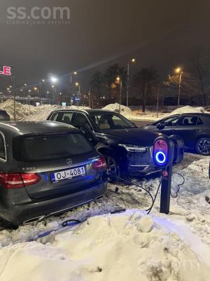 Серый Мерседес Ц 350 2015 в Рига, объемом двигателя 2.00 л и пробегом 219 тыс. км за 13990 €, фото 19 на AUTOMOTO.COM.LV