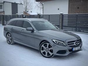Серый Мерседес Ц 350 2015 в Елгава, объемом двигателя 2.00 л и пробегом 263 тыс. км за 11000 €, фото 5 на AUTOMOTO.COM.LV