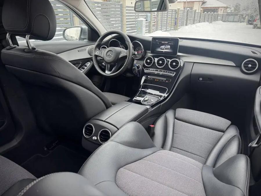 Серый Мерседес Ц 350 2015 в Елгава, объемом двигателя 2.00 л и пробегом 263 тыс. км за 11000 €, фото 12 на AUTOMOTO.COM.LV