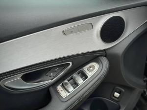 Grey Mercedes-Benz C 350 2015 in Jelgava, with an engine capacity of 2.00 L and mileage of 214 thousand km for 11700 €, photo 19 on AUTOMOTO.COM.LV