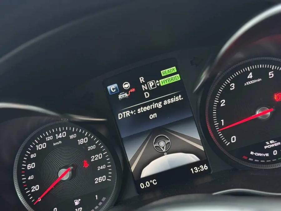 Grey Mercedes-Benz C 350 2015 in Jelgava, with an engine capacity of 2.00 L and mileage of 214 thousand km for 11700 €, photo 22 on AUTOMOTO.COM.LV
