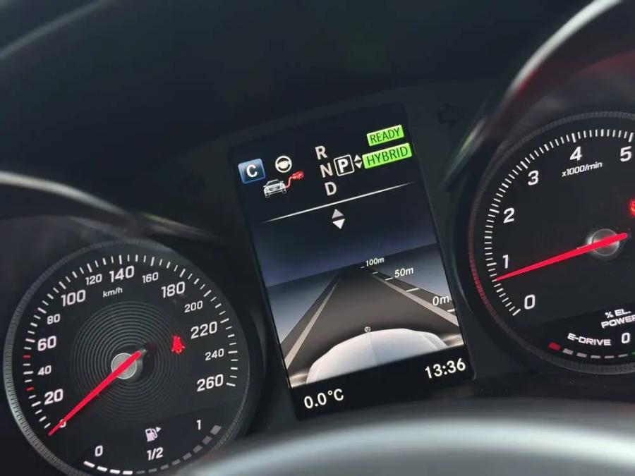 Grey Mercedes-Benz C 350 2015 in Jelgava, with an engine capacity of 2.00 L and mileage of 214 thousand km for 11700 €, photo 23 on AUTOMOTO.COM.LV