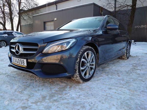 Серый Мерседес Ц 350 2015 в Клайпеда, объемом двигателя 2.00 л и пробегом 205 тыс. км за 7000 €, фото 3 на AUTOMOTO.COM.LV