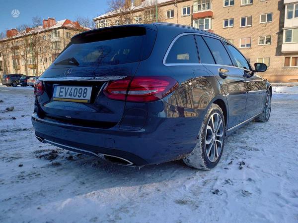 Серый Мерседес Ц 350 2015 в Клайпеда, объемом двигателя 2.00 л и пробегом 205 тыс. км за 7000 €, фото 5 на AUTOMOTO.COM.LV