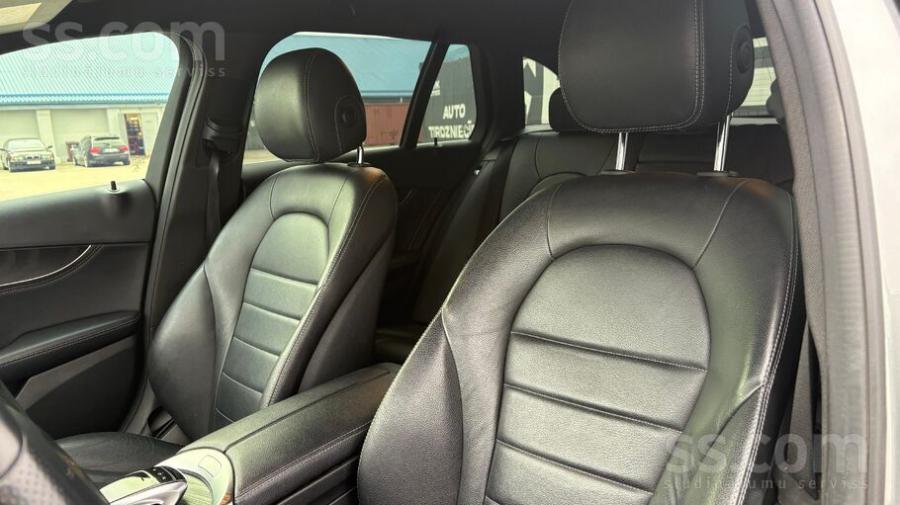 Pelēks Mercedes-Benz C 350 2015 Liepāja, ar dzinēja tilpumu 2.00 L un nobraukumu 250 tūkst. km par 12500 €, foto 14 vietnē AUTOMOTO.COM.LV