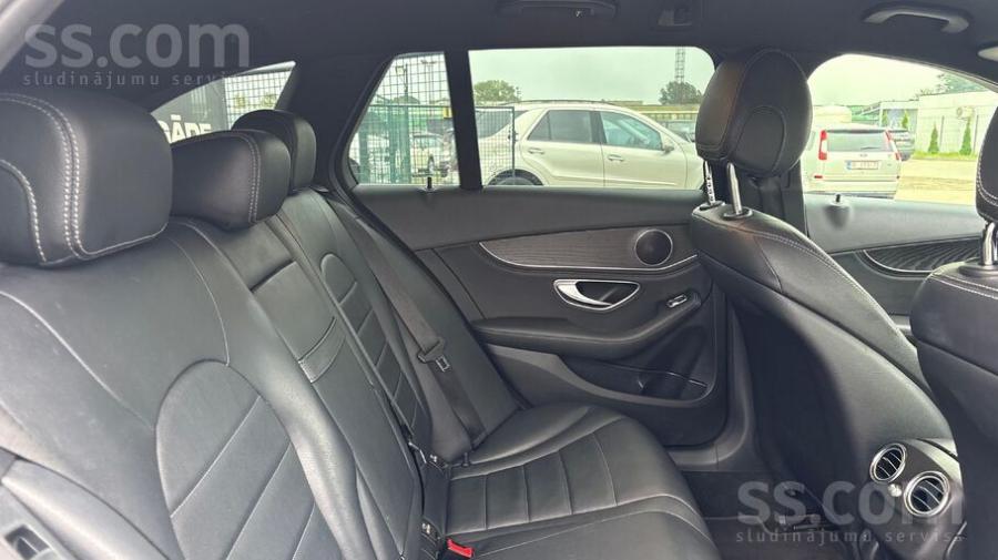Pelēks Mercedes-Benz C 350 2015 Liepāja, ar dzinēja tilpumu 2.00 L un nobraukumu 250 tūkst. km par 12500 €, foto 31 vietnē AUTOMOTO.COM.LV