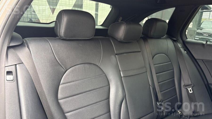 Pelēks Mercedes-Benz C 350 2015 Liepāja, ar dzinēja tilpumu 2.00 L un nobraukumu 250 tūkst. km par 12500 €, foto 32 vietnē AUTOMOTO.COM.LV