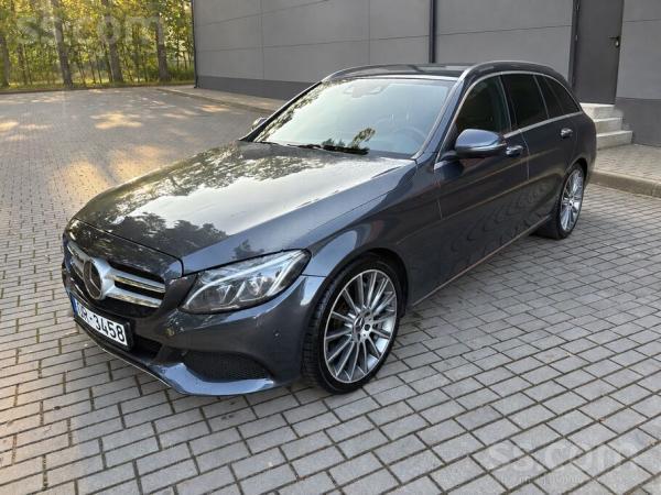 Серый Мерседес Ц 350 2015 в Цесис, объемом двигателя 2.00 л и пробегом 278 тыс. км за 12990 €, фото 1 на AUTOMOTO.COM.LV