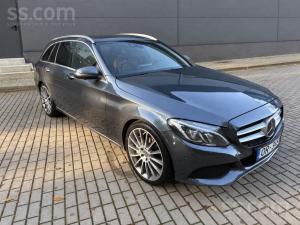 Серый Мерседес Ц 350 2015 в Цесис, объемом двигателя 2.00 л и пробегом 278 тыс. км за 12990 €, фото 4 на AUTOMOTO.COM.LV