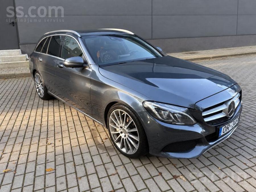 Серый Мерседес Ц 350 2015 в Цесис, объемом двигателя 2.00 л и пробегом 278 тыс. км за 12990 €, фото 4 на AUTOMOTO.COM.LV