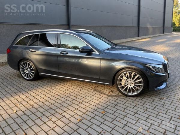 Серый Мерседес Ц 350 2015 в Цесис, объемом двигателя 2.00 л и пробегом 278 тыс. км за 12990 €, фото 7 на AUTOMOTO.COM.LV