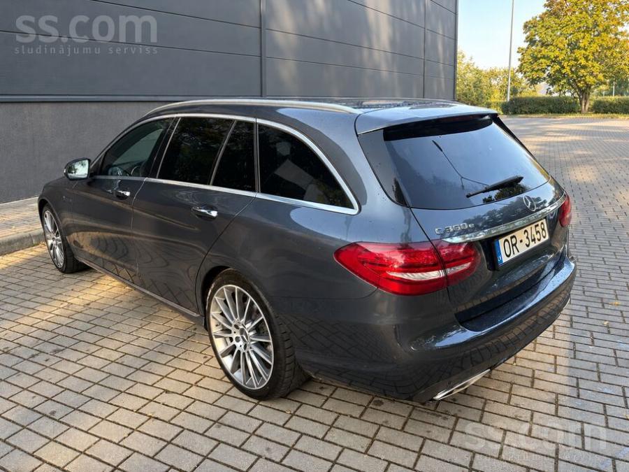 Серый Мерседес Ц 350 2015 в Цесис, объемом двигателя 2.00 л и пробегом 278 тыс. км за 12990 €, фото 11 на AUTOMOTO.COM.LV