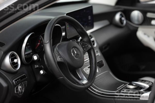 Серый Мерседес Ц 350 2016 в Елгава, объемом двигателя 2.00 л и пробегом 176 тыс. км за 12900 €, фото 11 на AUTOMOTO.COM.LV