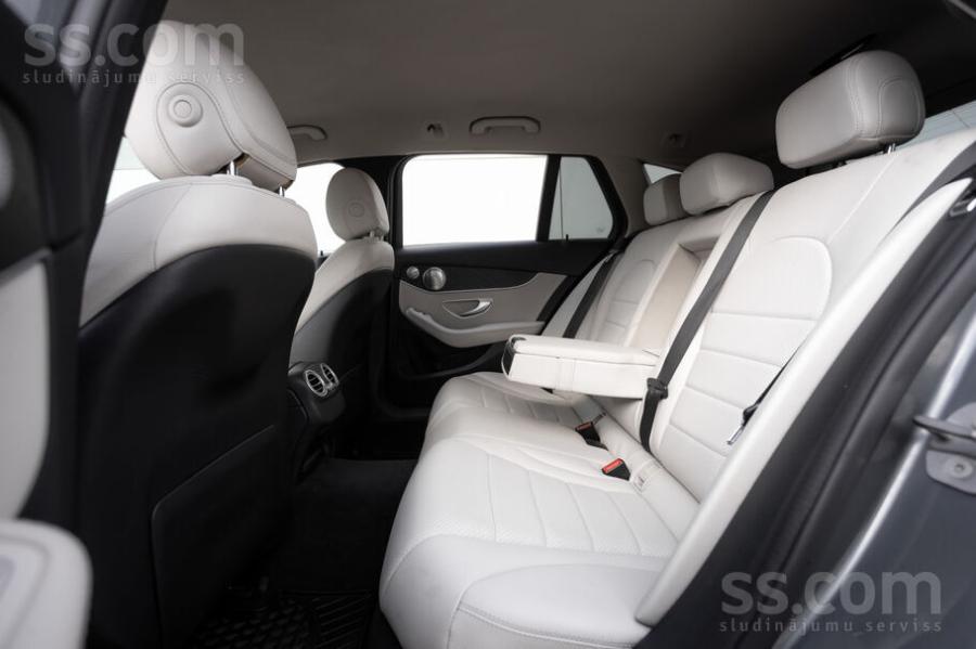 Pelēks Mercedes-Benz C 350 2016 Jelgava, ar dzinēja tilpumu 2.00 L un nobraukumu 176 tūkst. km par 12900 €, foto 16 vietnē AUTOMOTO.COM.LV