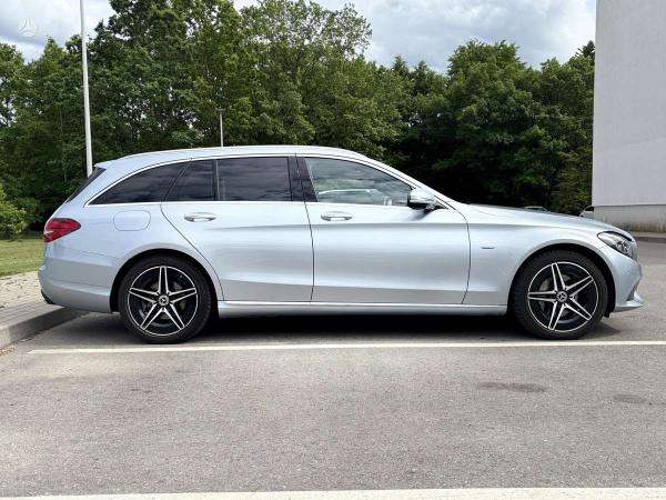 Pelēks Mercedes-Benz C 350 2017 Kauņa, ar dzinēja tilpumu 1.99 L un nobraukumu 124 tūkst. km par 17990 €, foto 5 vietnē AUTOMOTO.COM.LV
