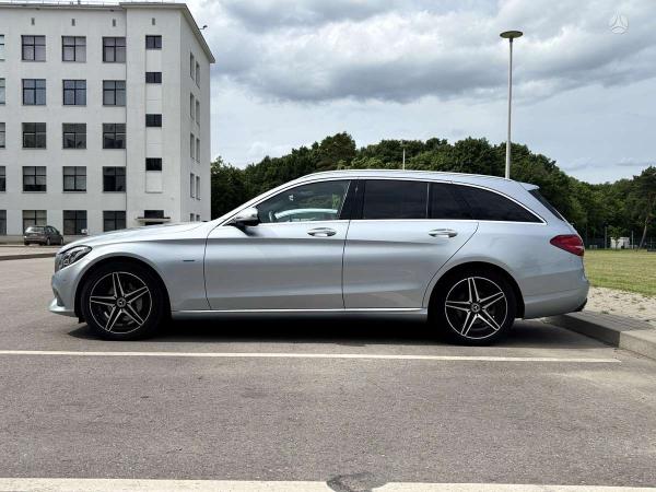 Pelēks Mercedes-Benz C 350 2017 Kauņa, ar dzinēja tilpumu 1.99 L un nobraukumu 124 tūkst. km par 17990 €, foto 6 vietnē AUTOMOTO.COM.LV