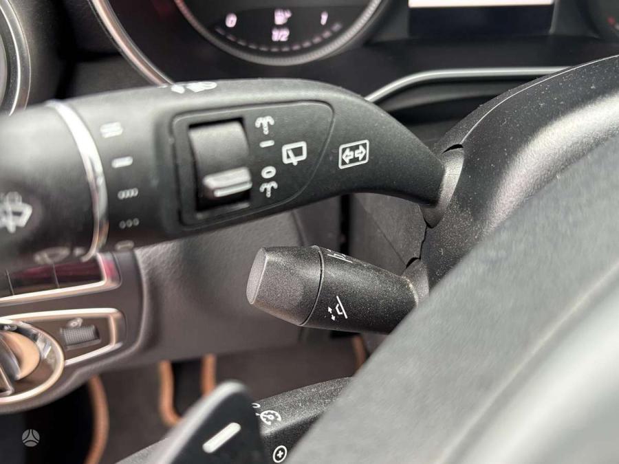 Серый Мерседес Ц 350 2017 в Каунас, объемом двигателя 1.99 л и пробегом 124 тыс. км за 17990 €, фото 29 на AUTOMOTO.COM.LV