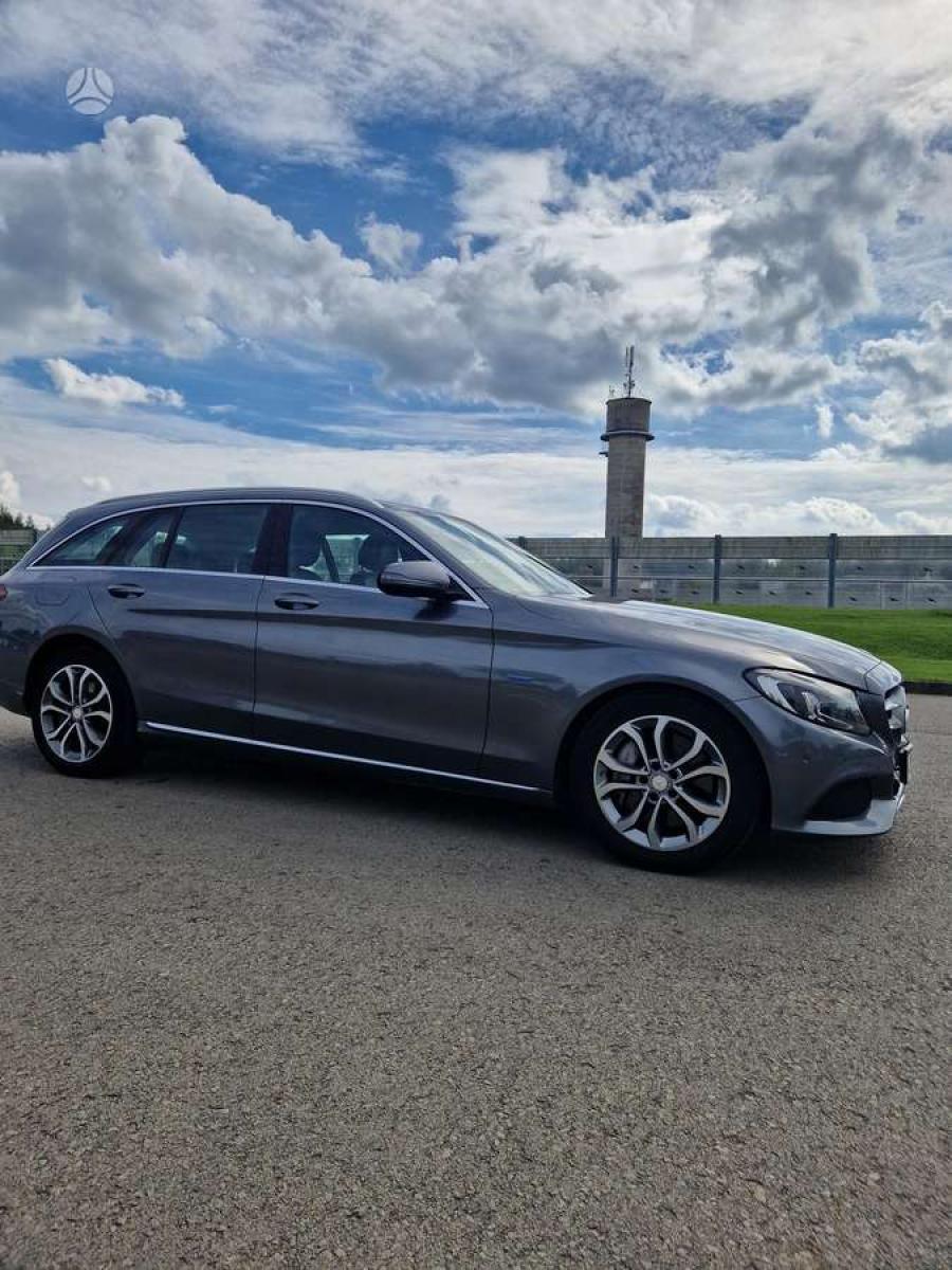 Pelēks Mercedes-Benz C 350 2017 Kauņa, ar dzinēja tilpumu 1.99 L un nobraukumu 261 tūkst. km par 12700 €, foto 1 vietnē AUTOMOTO.COM.LV