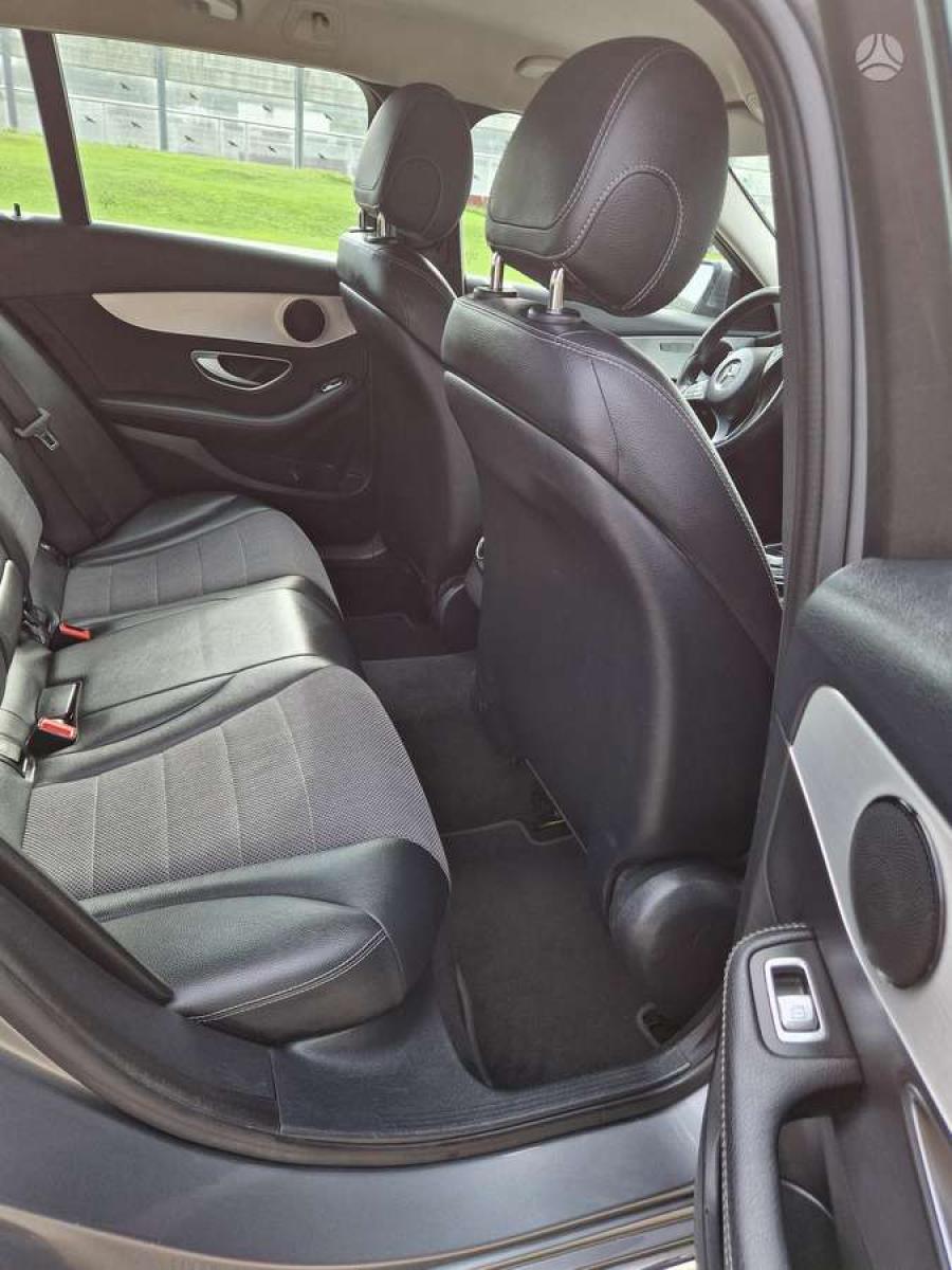 Pelēks Mercedes-Benz C 350 2017 Kauņa, ar dzinēja tilpumu 1.99 L un nobraukumu 261 tūkst. km par 12700 €, foto 17 vietnē AUTOMOTO.COM.LV