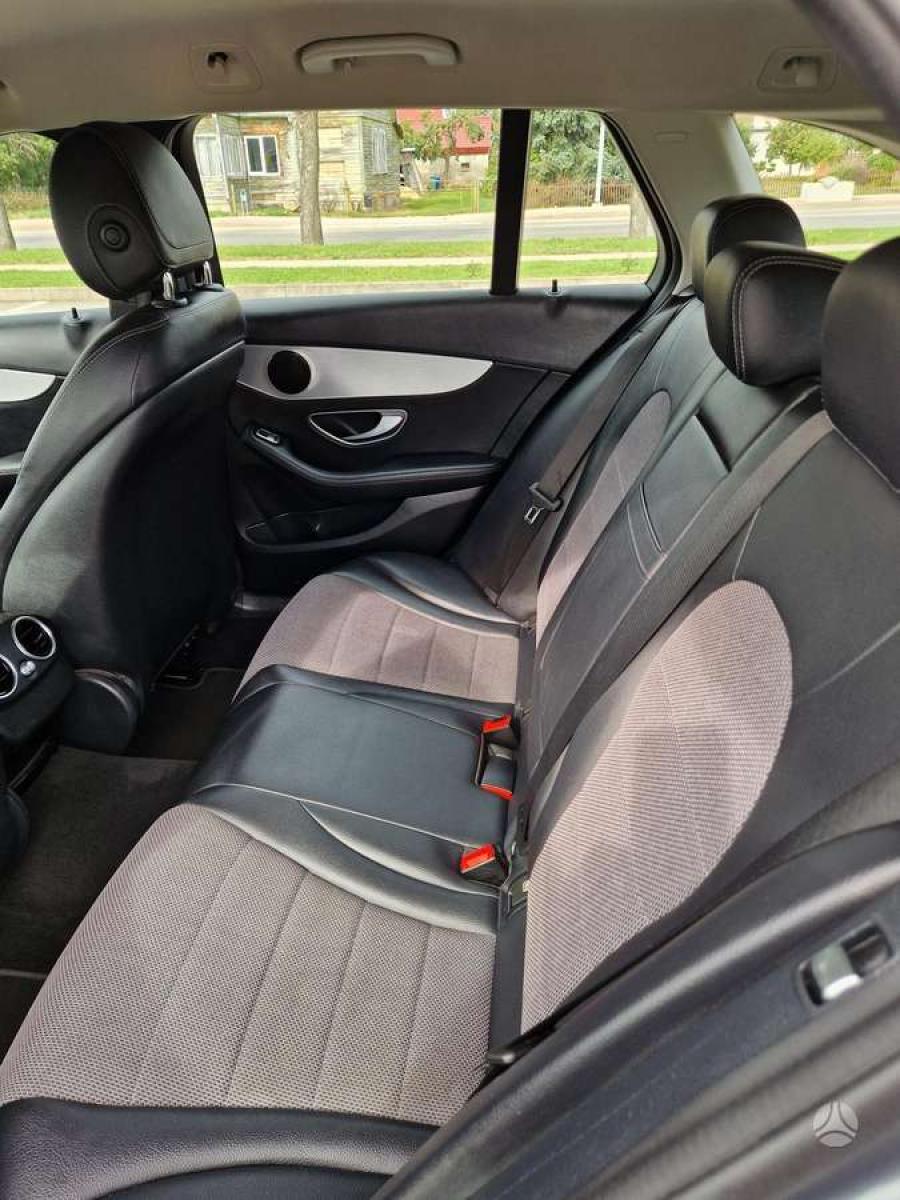 Pelēks Mercedes-Benz C 350 2017 Kauņa, ar dzinēja tilpumu 1.99 L un nobraukumu 261 tūkst. km par 12700 €, foto 18 vietnē AUTOMOTO.COM.LV