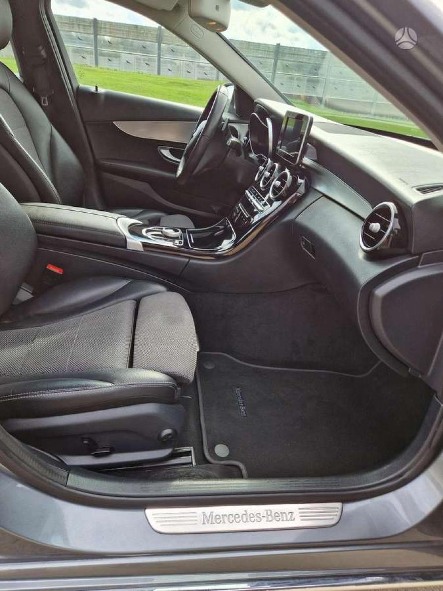 Pelēks Mercedes-Benz C 350 2017 Kauņa, ar dzinēja tilpumu 1.99 L un nobraukumu 261 tūkst. km par 12700 €, foto 23 vietnē AUTOMOTO.COM.LV