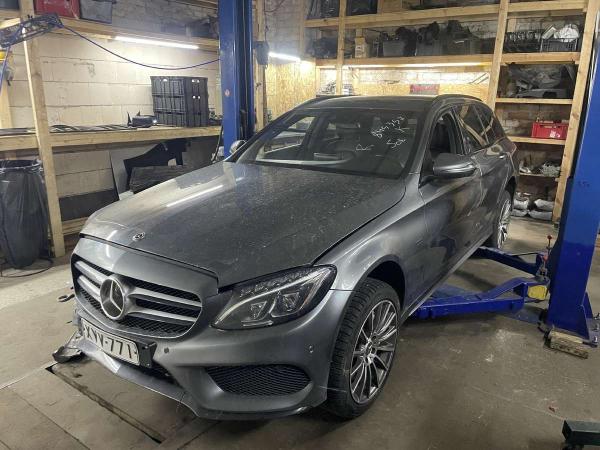 Pelēks Mercedes-Benz C 350 2018 Klaipėda, ar dzinēja tilpumu 2.00 L un nobraukumu 163 tūkst. km par 9200 €, foto 1 vietnē AUTOMOTO.COM.LV