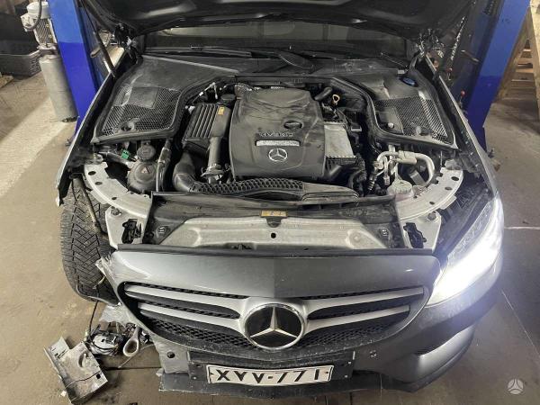 Pelēks Mercedes-Benz C 350 2018 Klaipėda, ar dzinēja tilpumu 2.00 L un nobraukumu 163 tūkst. km par 9200 €, foto 8 vietnē AUTOMOTO.COM.LV