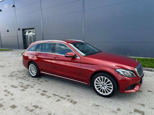 Sarkans Mercedes-Benz C 350 2018 Klaipėda, ar dzinēja tilpumu 2.00 L un nobraukumu 117 tūkst. km par 16300 €, foto 3 vietnē AUTOMOTO.COM.LV
