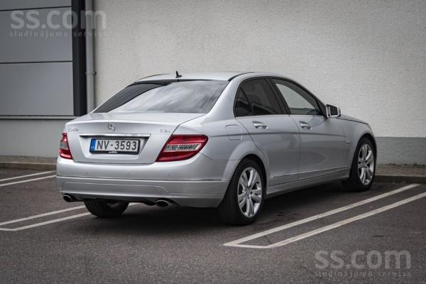 Mercedes-Benz C 350 2009 Rīga, ar dzinēja tilpumu 3.00 L un nobraukumu 295 tūkst. km par 4990 €, foto 4 vietnē AUTOMOTO.COM.LV