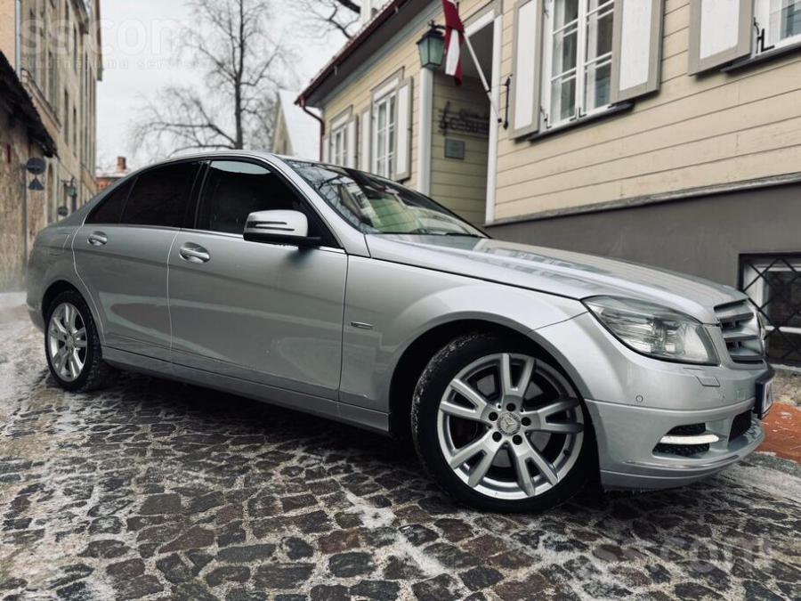 Mercedes-Benz C 350 2010 Cēsis, ar dzinēja tilpumu 3.00 L un nobraukumu 0 tūkst. km par 6500 €, foto 2 vietnē AUTOMOTO.COM.LV