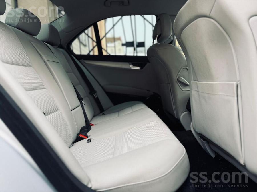 Mercedes-Benz C 350 2010 Cēsis, ar dzinēja tilpumu 3.00 L un nobraukumu 0 tūkst. km par 6500 €, foto 12 vietnē AUTOMOTO.COM.LV