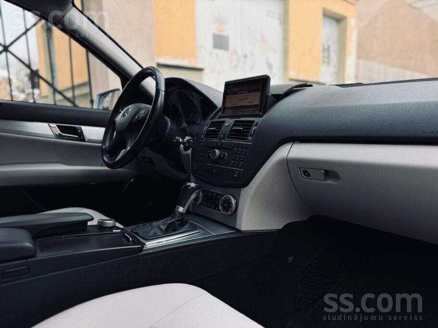 Mercedes-Benz C 350 2010 Cēsis, ar dzinēja tilpumu 3.00 L un nobraukumu 0 tūkst. km par 6500 €, foto 18 vietnē AUTOMOTO.COM.LV