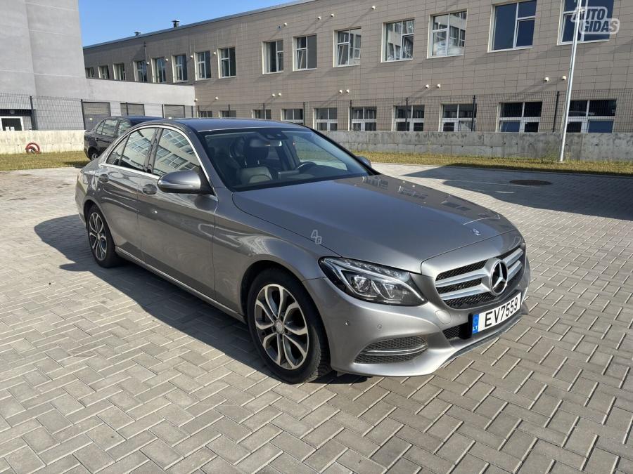 Мерседес Ц 350 2015 в Вильнюс, объемом двигателя 2.00 л и пробегом 254 тыс. км за 10500 €, фото 3 на AUTOMOTO.COM.LV