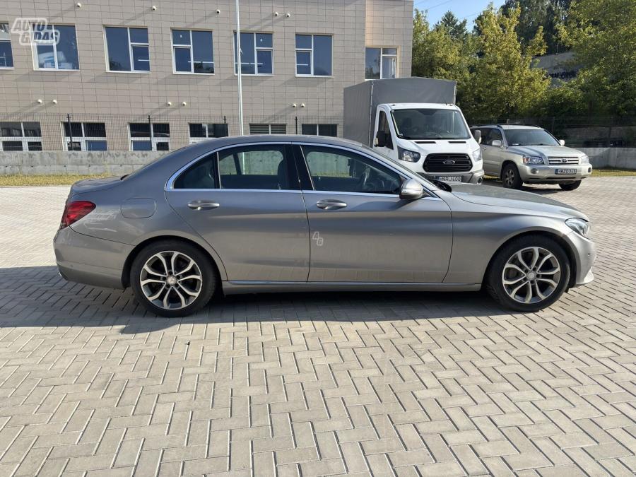 Мерседес Ц 350 2015 в Вильнюс, объемом двигателя 2.00 л и пробегом 254 тыс. км за 10500 €, фото 6 на AUTOMOTO.COM.LV