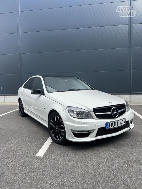 Balts Mercedes-Benz C 350 2009 Kauņa, ar dzinēja tilpumu 3.00 L un nobraukumu 411 tūkst. km par 5200 €, foto 4 vietnē AUTOMOTO.COM.LV