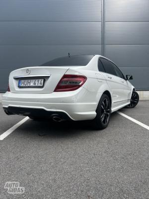 Белый Мерседес Ц 350 2009 в Каунас, объемом двигателя 3.00 л и пробегом 411 тыс. км за 5200 €, фото 8 на AUTOMOTO.COM.LV