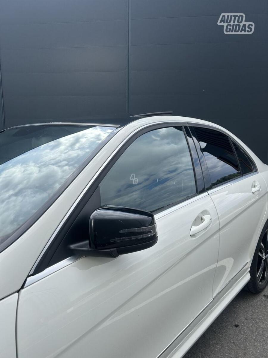 Balts Mercedes-Benz C 350 2009 Kauņa, ar dzinēja tilpumu 3.00 L un nobraukumu 411 tūkst. km par 5200 €, foto 12 vietnē AUTOMOTO.COM.LV