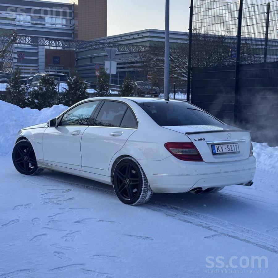 White Mercedes-Benz C 350 2010 in Riga, with an engine capacity of 3.00 L and mileage of 378 thousand km for 5700 €, photo 1 on AUTOMOTO.COM.LV