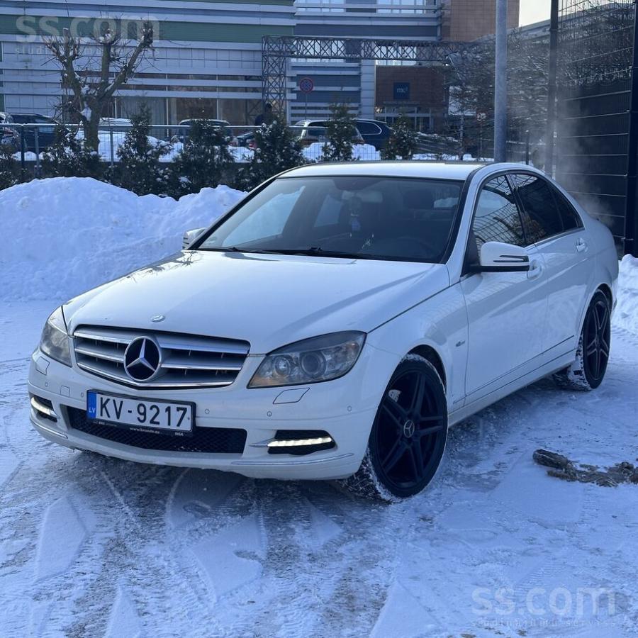 White Mercedes-Benz C 350 2010 in Riga, with an engine capacity of 3.00 L and mileage of 378 thousand km for 5700 €, photo 6 on AUTOMOTO.COM.LV