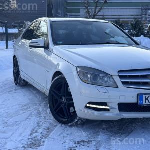 White Mercedes-Benz C 350 2010 in Riga, with an engine capacity of 3.00 L and mileage of 378 thousand km for 5700 €, photo 9 on AUTOMOTO.COM.LV